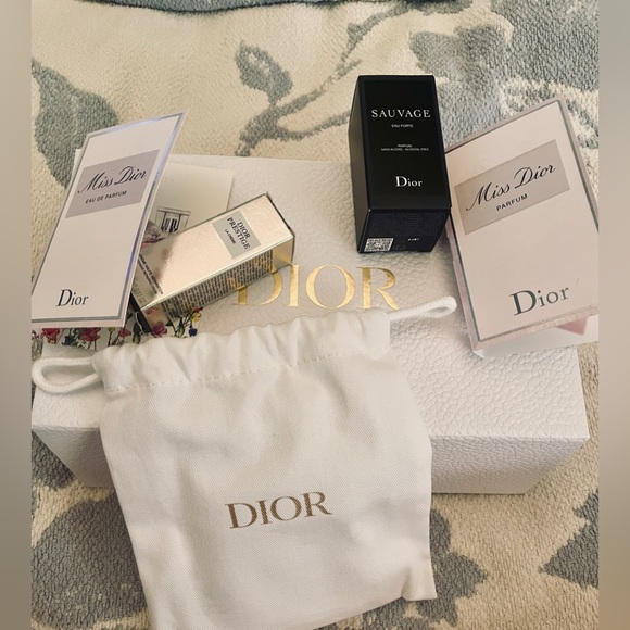 Dior | Makeup | Dior Branded Box With 4 Samples Try Some New Dior ...